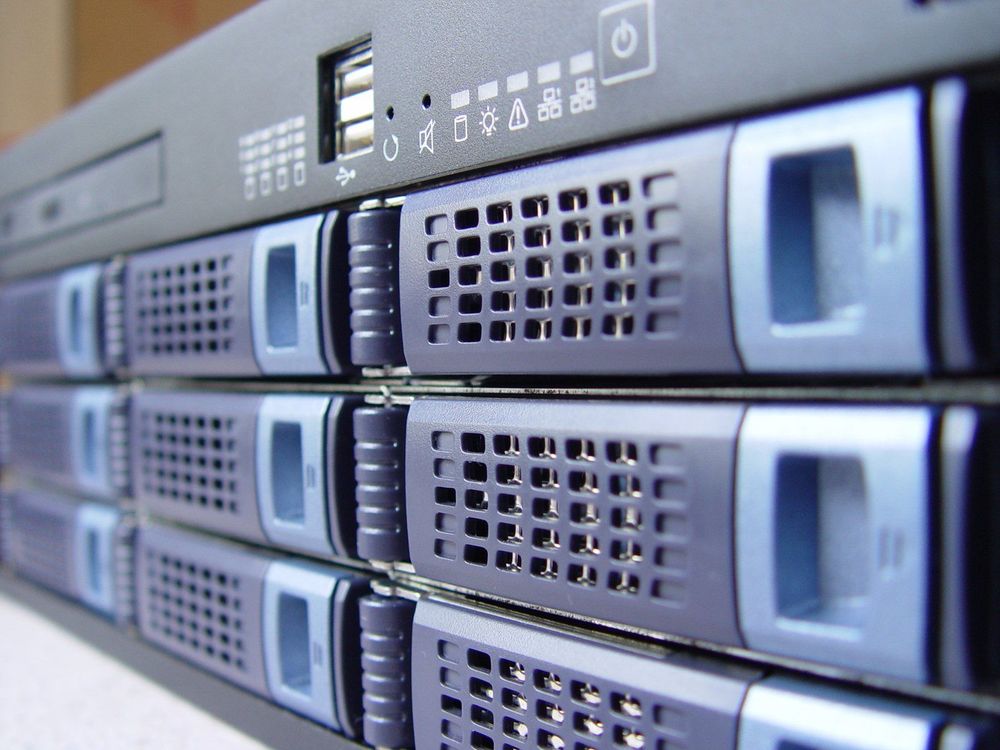 Hetzner SX62 dedicated server with Software-RAID-5 and encrypted LVM on ...